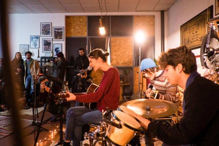 Alice Bisi in arte Birthh, cantante: la musica che arricchisce